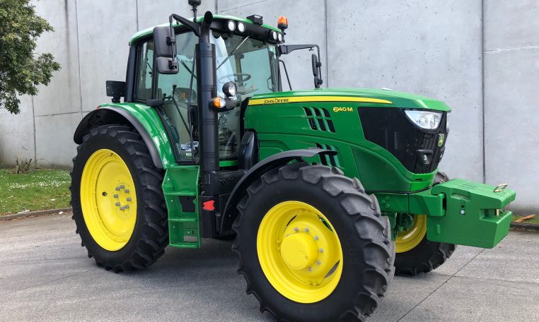 John Deere 6140M - Íslyft